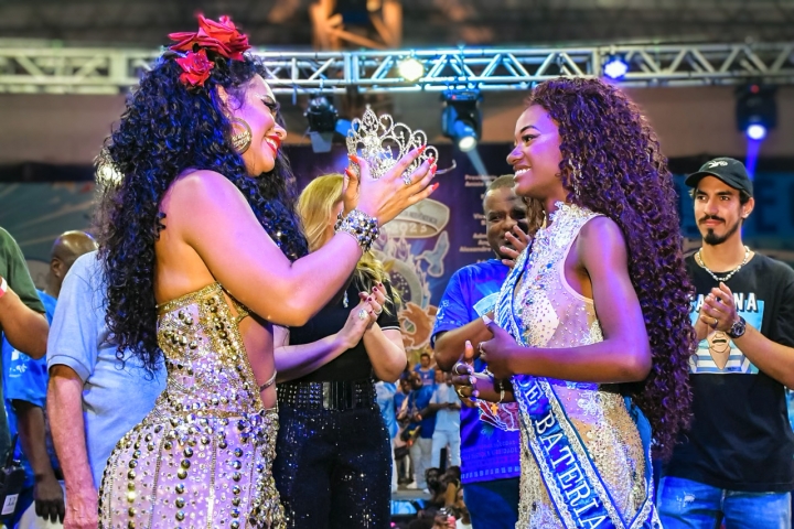 Ti Ti Ti do Samba | Noticias | Tudo sobre samba | Lorena raissa e coroada rainha de bateria da ...